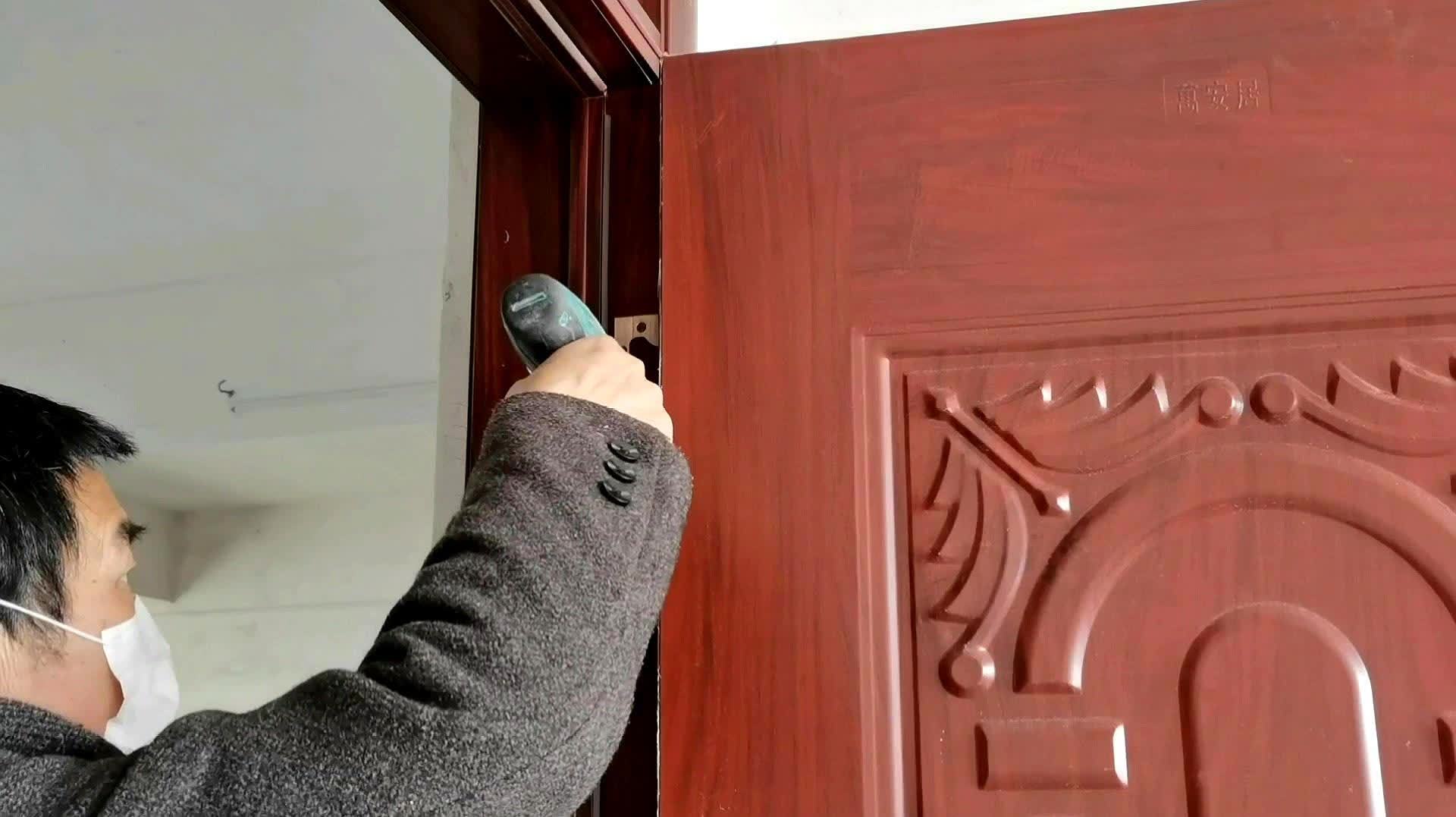 室内门开合困难关不住,装修工的维修方法很简单