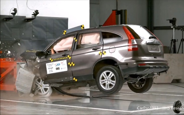 2010款本田CR-V 正面40%碰撞测试 (时速:80KM/H)