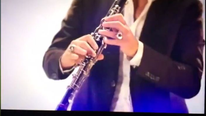 单簧管演奏《拉兹之歌》伴印度舞 提神醒脑!
