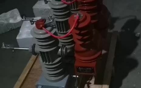 zw32-12一二次融合真空断路器