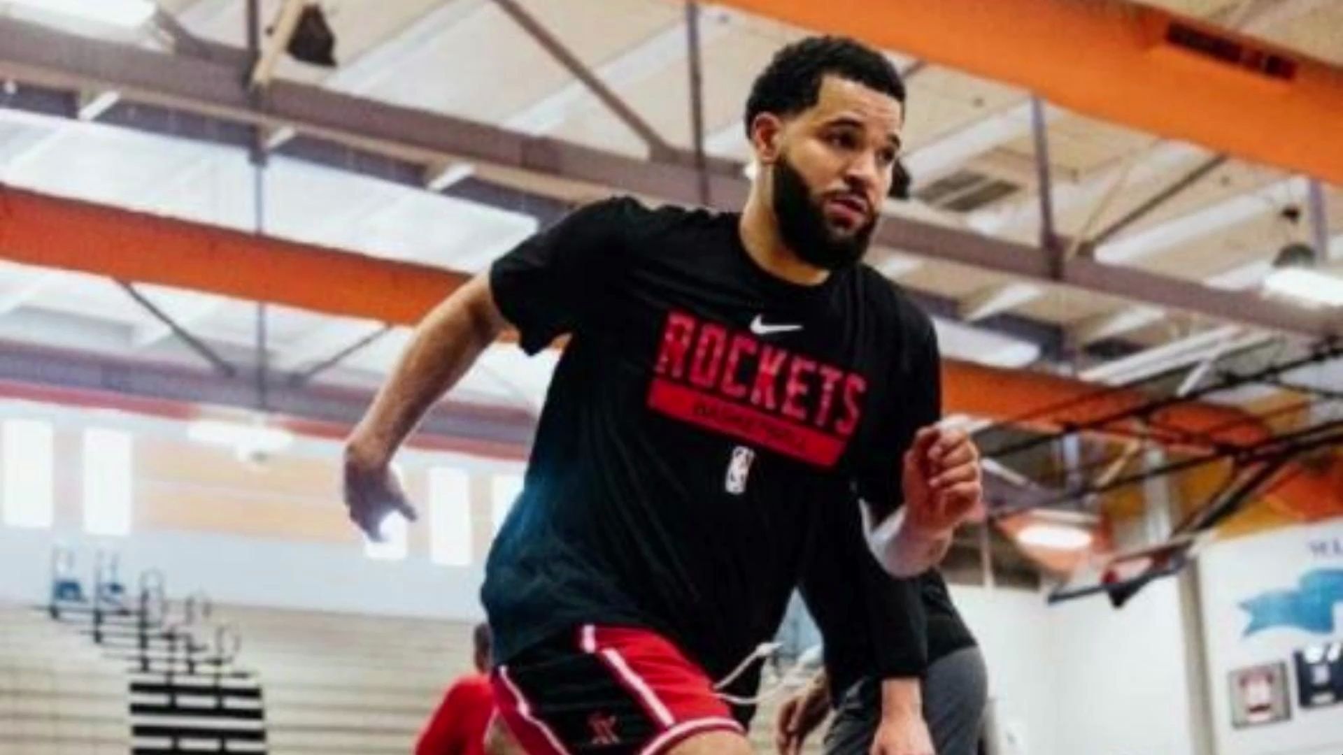 大合同续约留悬念!火箭队主控提醒杰伦格林:下赛季表现是关键