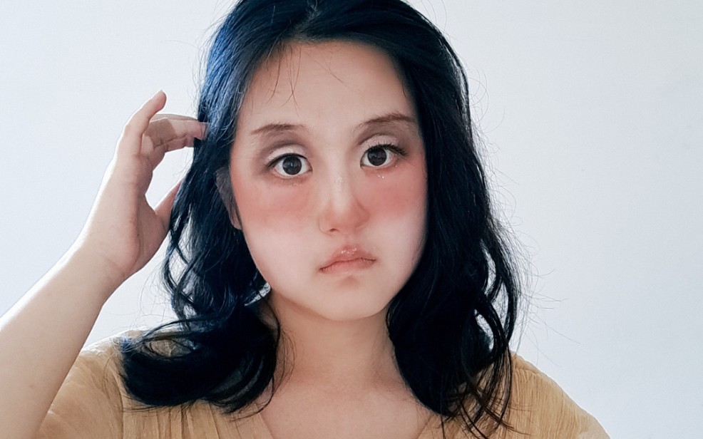 画了轻欧美截断眼妆,特别像文艺复兴时期古典油画里的人物^O^本来想...