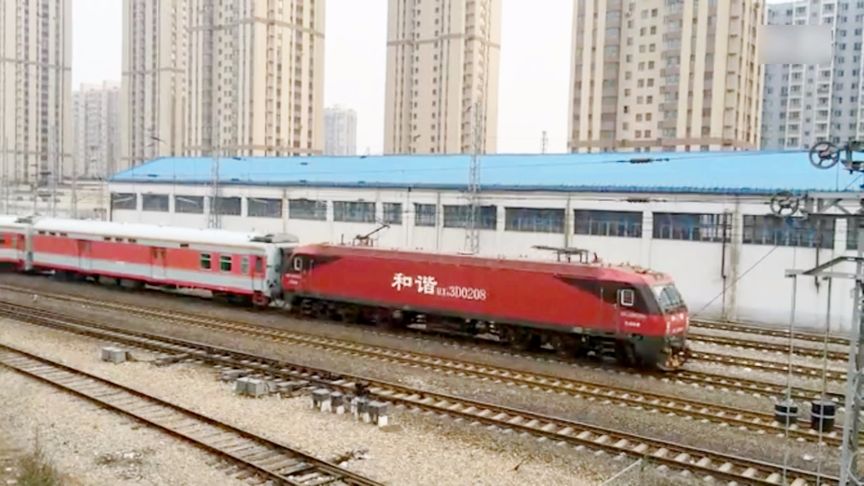 全程32小时吉林开往上海 HXD3D牵引K518次列车通过皇姑屯站