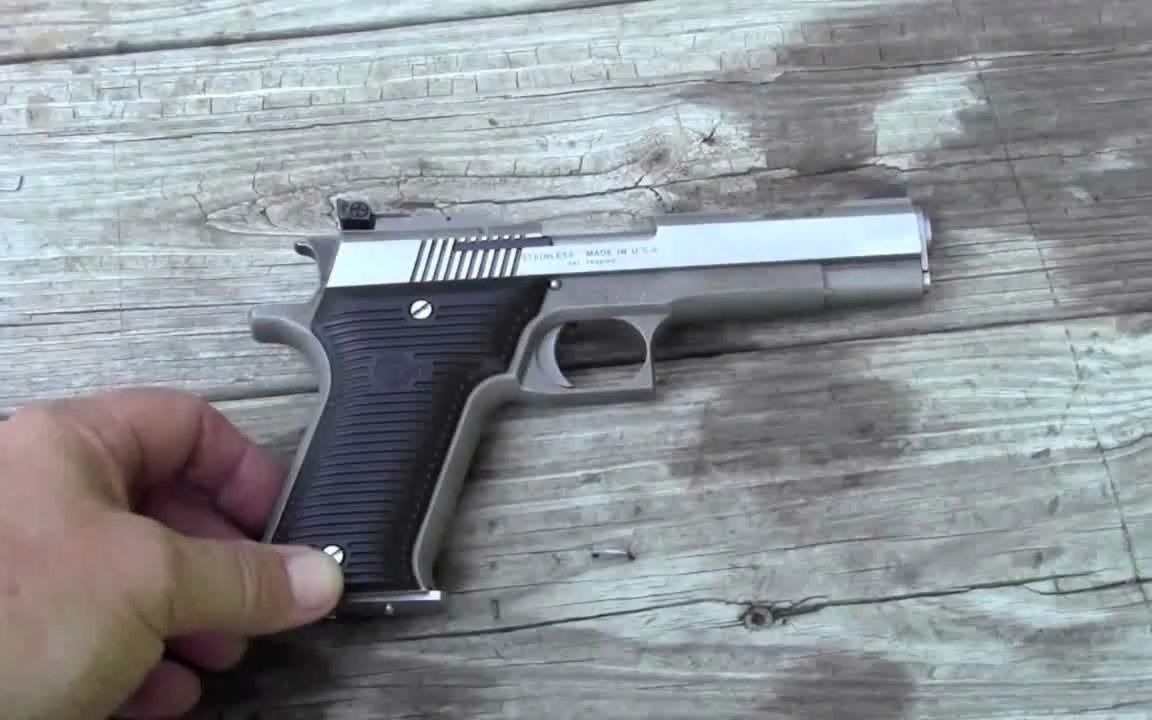 小口径点22自动手枪射击实测,小看它的威力你就错了!