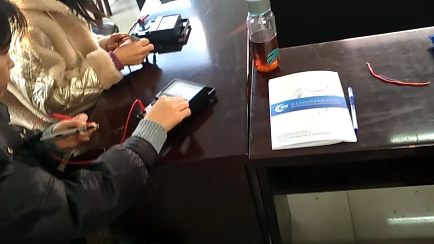 电工实操继续培训…万用表测电阻,二极管,交流直流电压
