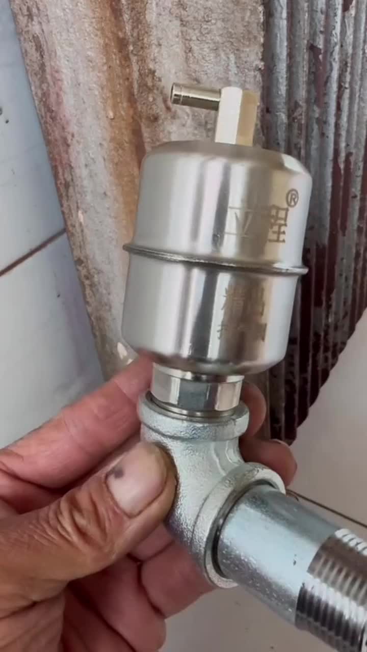 不锈钢暖气自动排气阀,不用人工去排气,非常省事,有气就自动排出