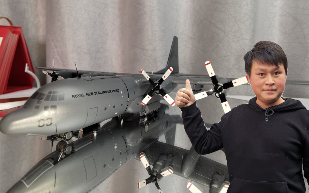 军事科普:和平精英里面的大力神运输机C-130,这款合金模型怎么样?