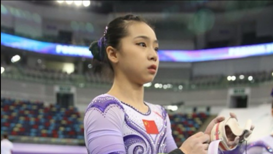 很新颖!横木狼跳360、横木横分360(2025巴库站平衡木highlights)