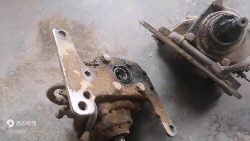 三轮摩托车倒挡器损坏的比较多,大家知道出问题的关键部位在哪?