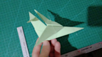 手工折纸飞机模型