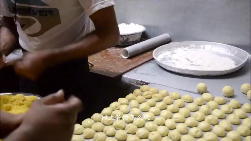 实拍毛里求斯特色煎饼制作全过程