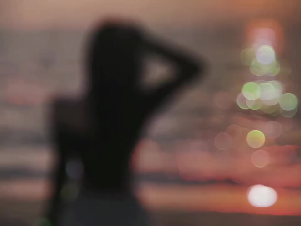 我一身的伤都拜你所赐你有什么资格怪我变了样子为你哭过通过醉过