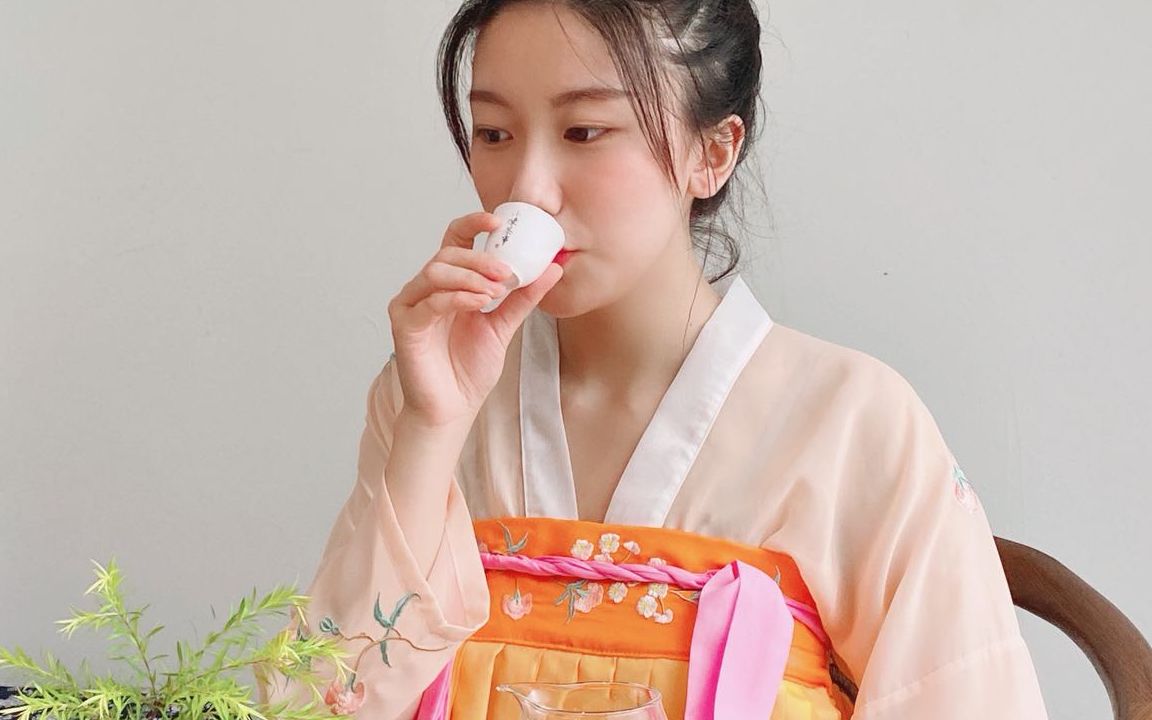 盖碗烫手,多数是这两个步骤没做对,阿萝手把手教你正确使用盖碗
