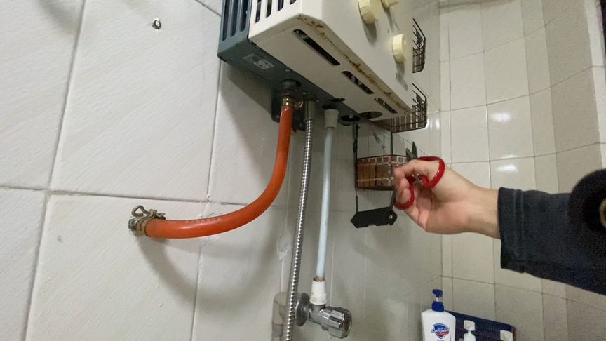 家用燃气热水器改装18650电池供电成功,小白都可以改
