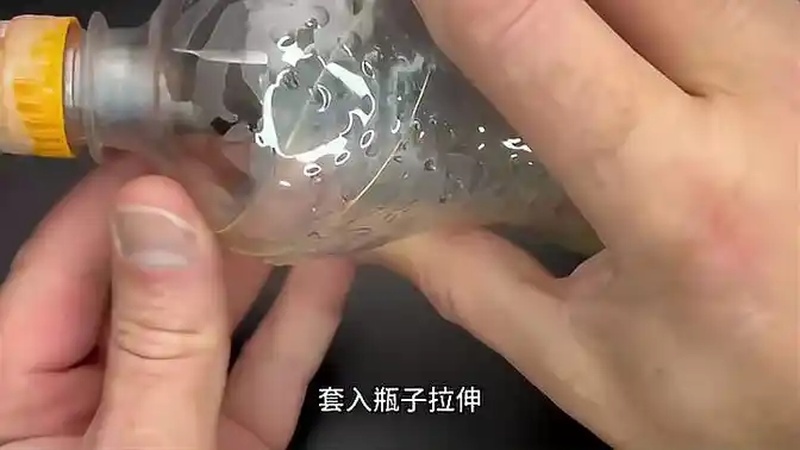多用几个饮料瓶做自动钓鱼器,鱼获翻倍