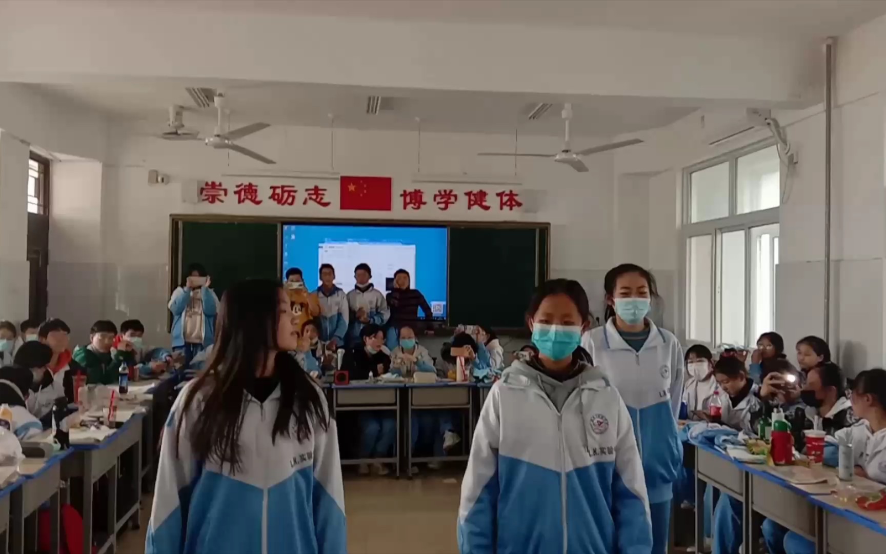 校园元旦晚会舞蹈