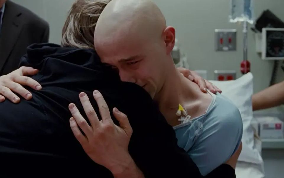 一部落泪的电影,讲述了癌症的男主面对化疗,已经走到了崩溃边缘