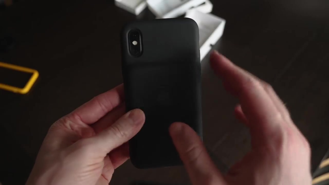 【iupdate】iPhone XS智能电池盒拆箱:齐充电及更多!