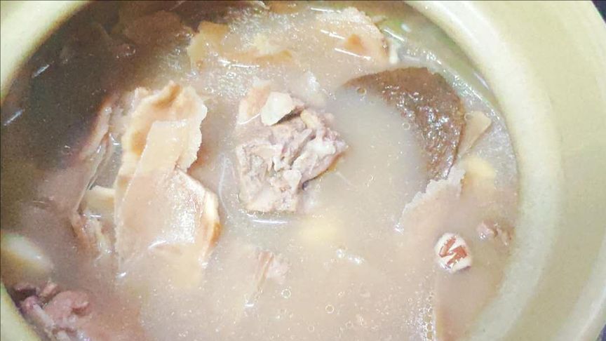 广东靓汤-土茯苓煲猪骨袪湿汤,健脾又袪湿,大人小孩都可以喝