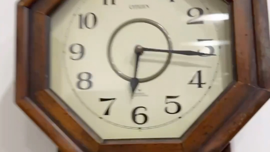 造型相同的钟表2新