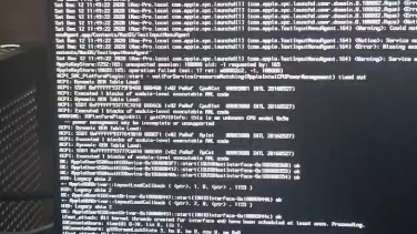 安装黑苹果 opencore 跑完代码以后就黑屏了。显示器不亮。主机一直...