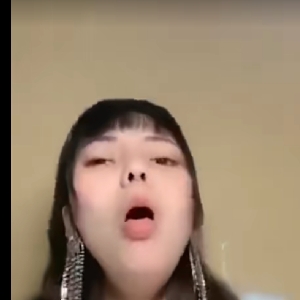 今天我们要吃黑蒜 