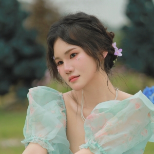 教语文的小苏老师 