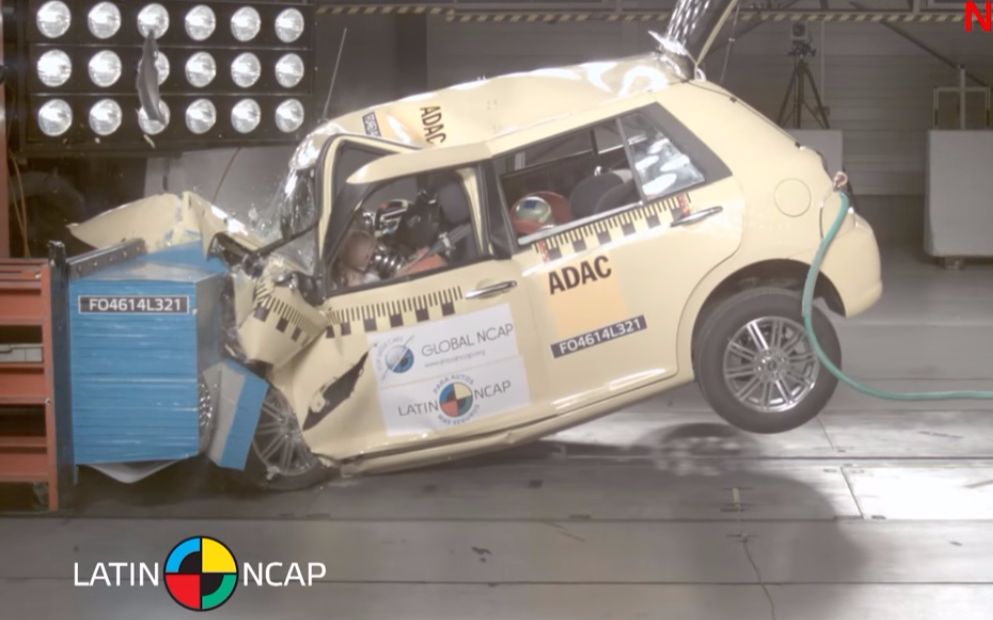 NCAP 14'力帆320正面偏置可变形壁障碰撞测试 | 零分