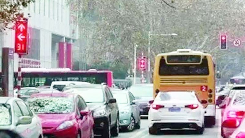 大车遮挡视线看不到信号灯,误闯红灯会扣分吗?交警给你答案