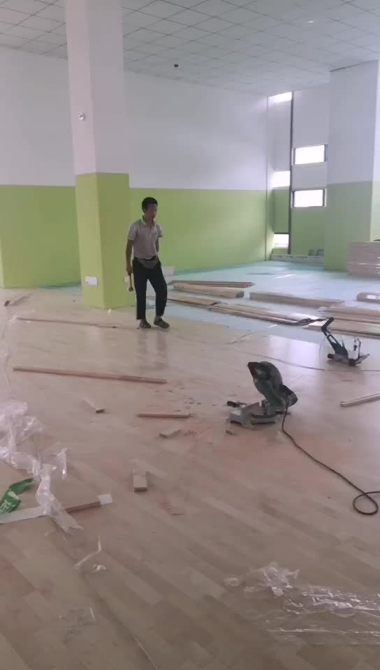 室内体育馆安装枫桦木隔音耐磨运动实木地板