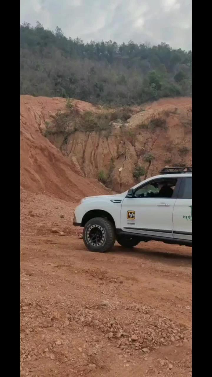 16款6AT哈佛H9,冲坡的时候手动一档,油门加大就自动升档,锁不住档位,...