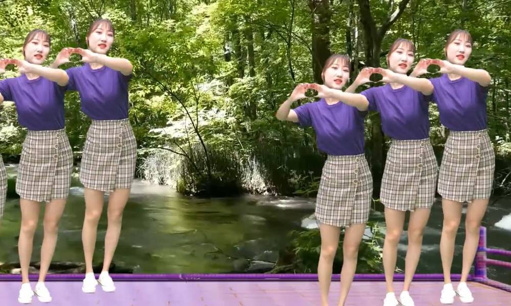 热歌《东西》的舞蹈版,这么萌的小姐姐跳起舞来我好喜欢!