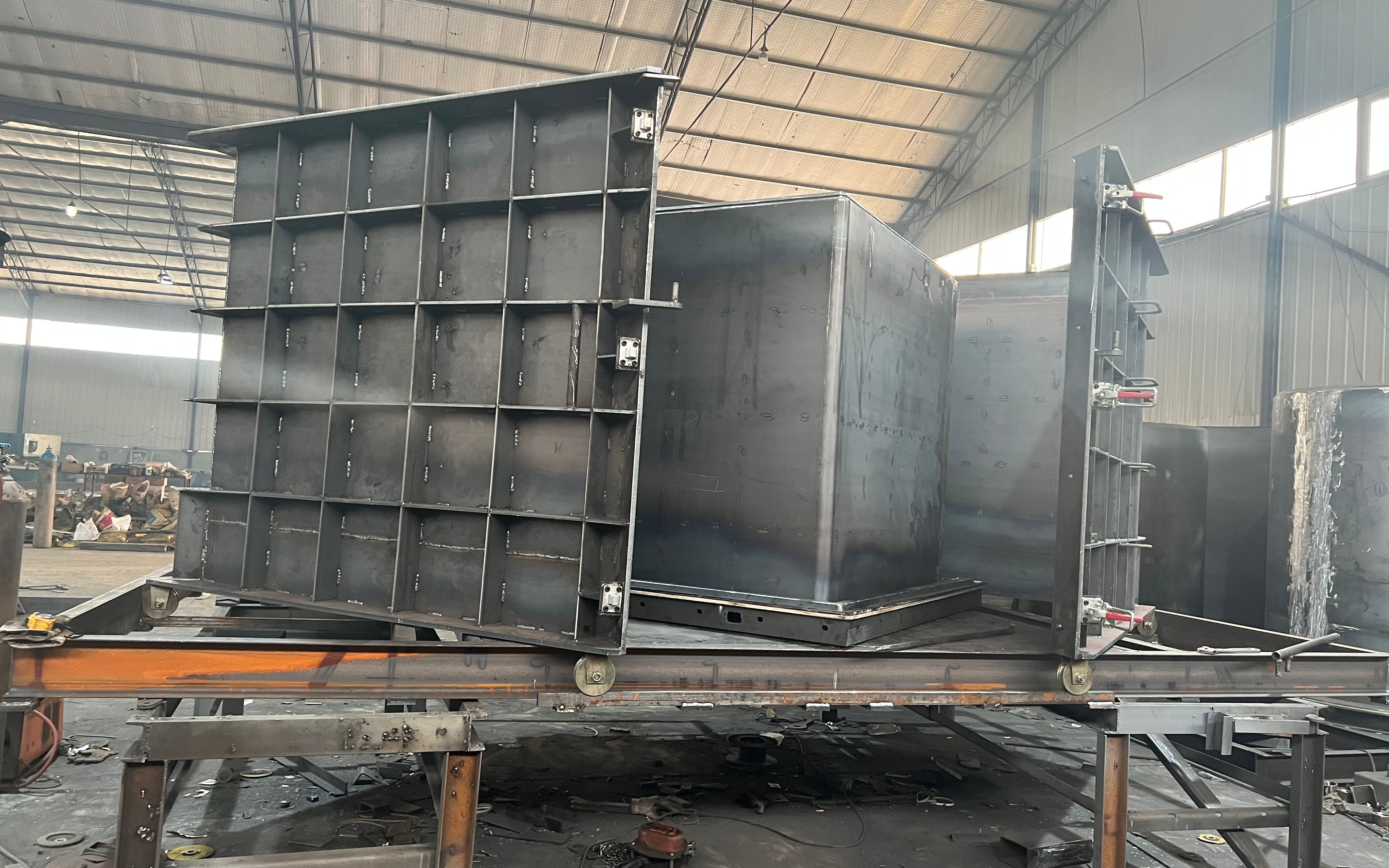 安徽检查井模具 污水井雨水井 方形内径1米高度1.8米 内模一键收缩