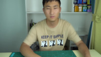 小伙尽用雪糕棍制作飞机模型,效果特别棒、感觉很炫酷