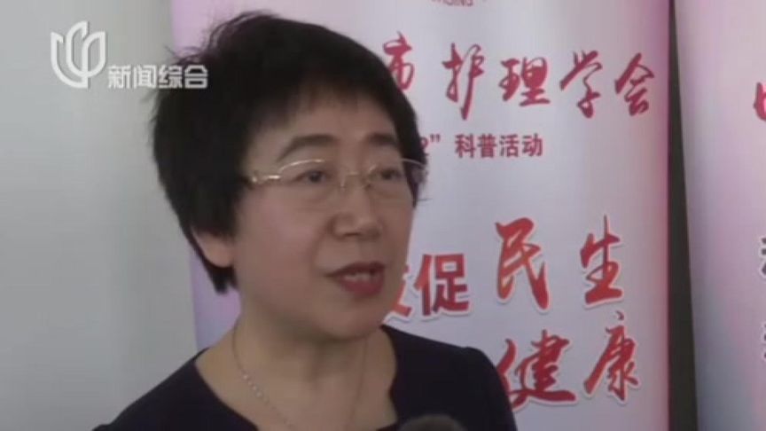 如何照顾好卧床的病人?专家义诊科学护理防压疮,赶紧来学一招!