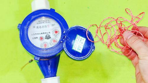 客户非要在水表里塞入一根线,说能让水表转得慢?比水工还要专业