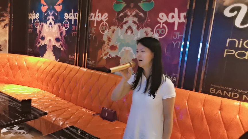 你可以不做别人的榜样,你只需要做自己,活成自己想要的模样。