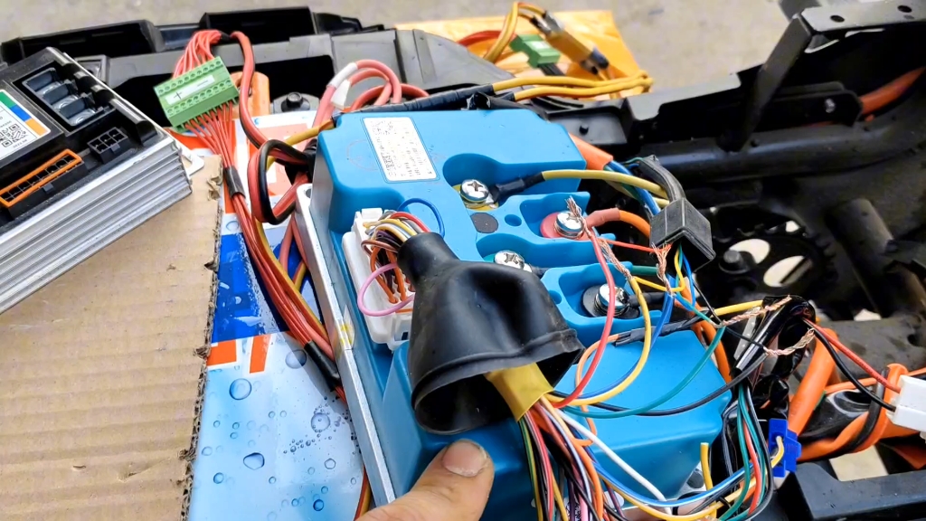 电动车更换控制器,这样的故障确实让人头疼,问题到底出在哪里?