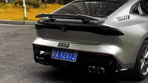 当univ电动尾翼升起来的时候,我就知道你会羡慕