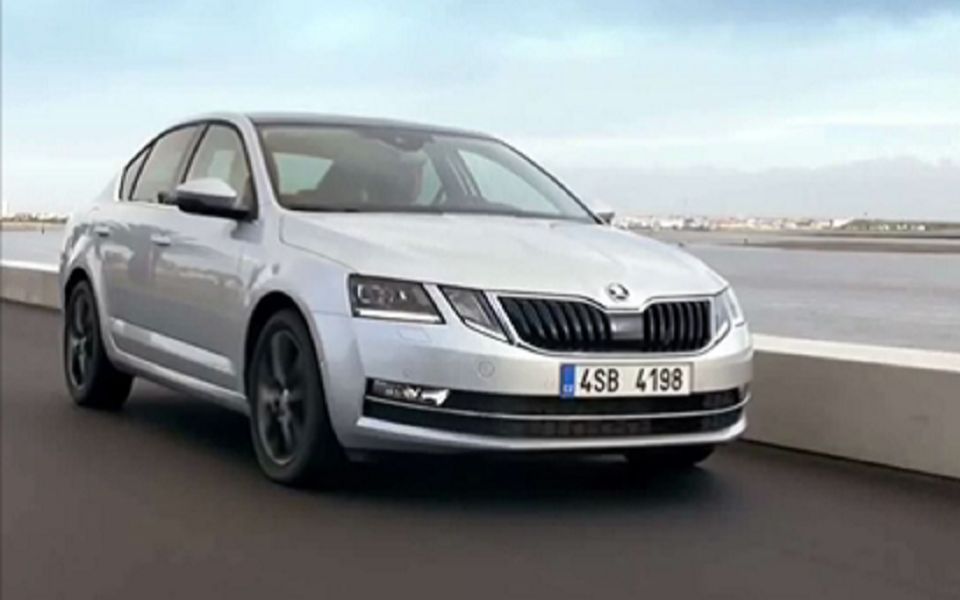 还有人不知道如何开启雨刮器维修模式?花30秒帮你省去一笔冤枉钱!