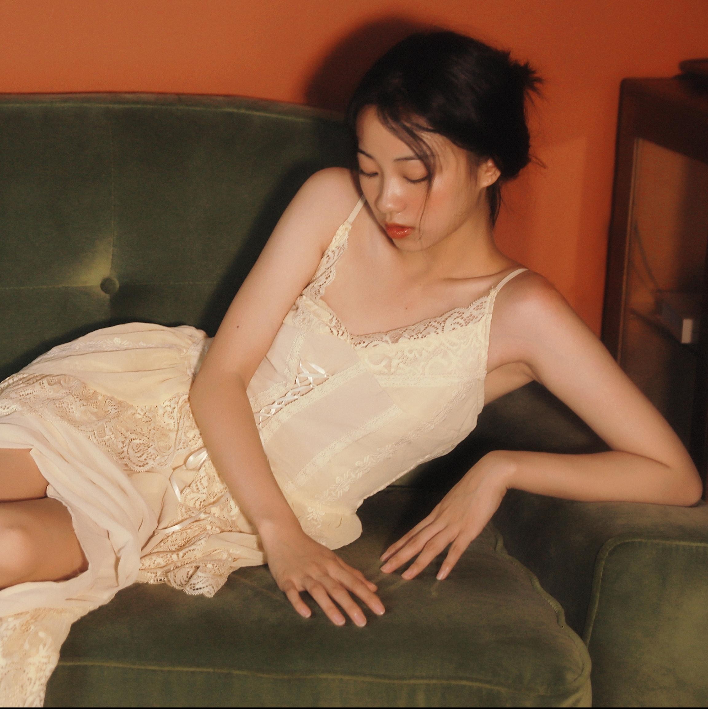 很不懂天上没星光 