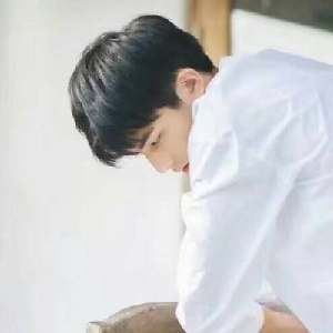回眸三生琥珀色丶 