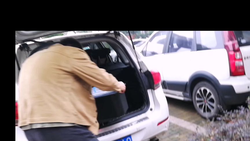 表哥送儿子去工作,回来途中汽车离合器失灵,惊出一身冷汗