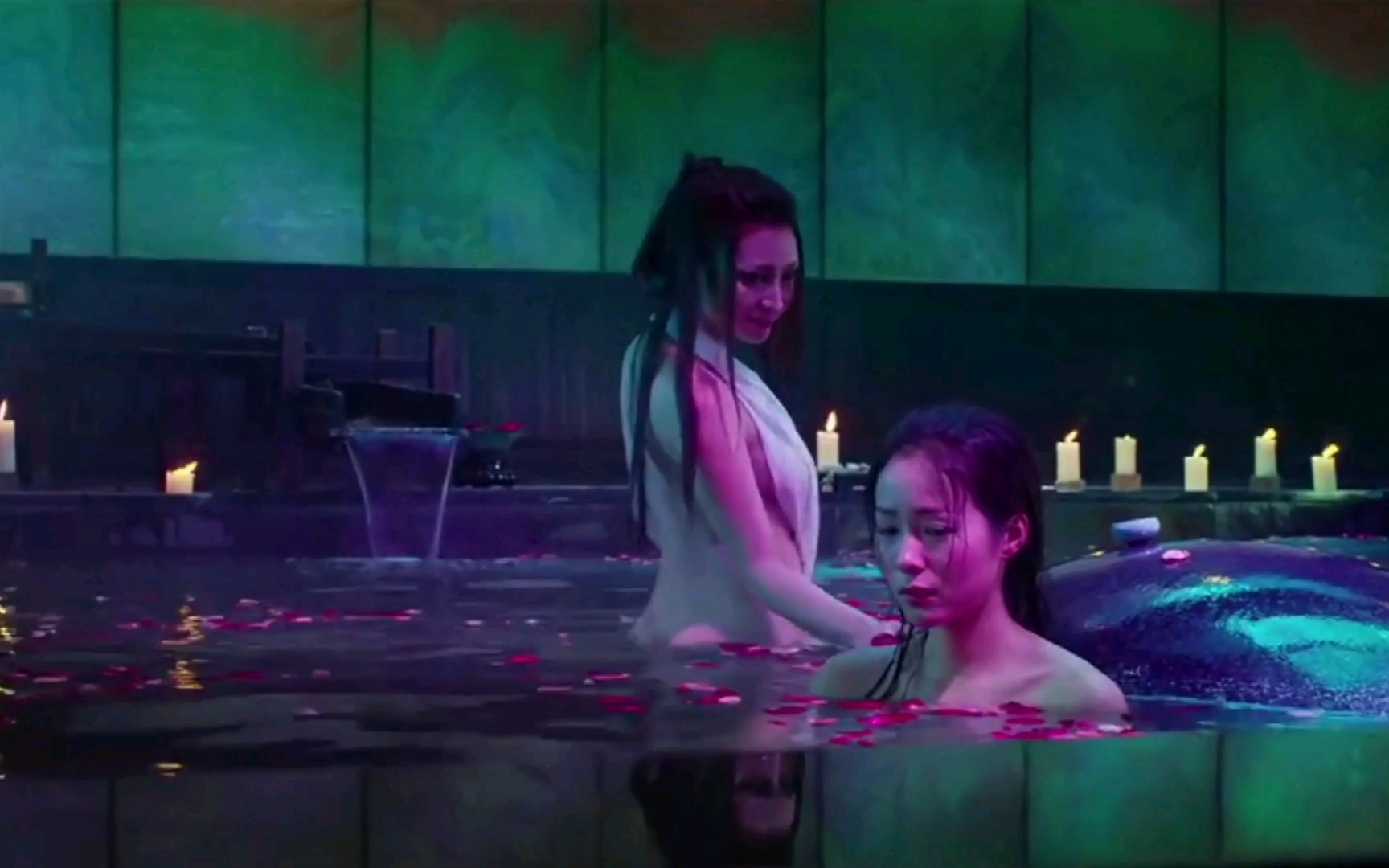 性感古装女神沐浴 双人浴