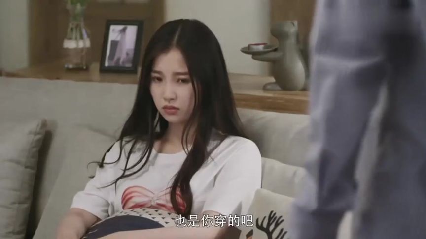 女生宿舍中的小矛盾,女生打架真是疯狂,亲妈来都挡不住!