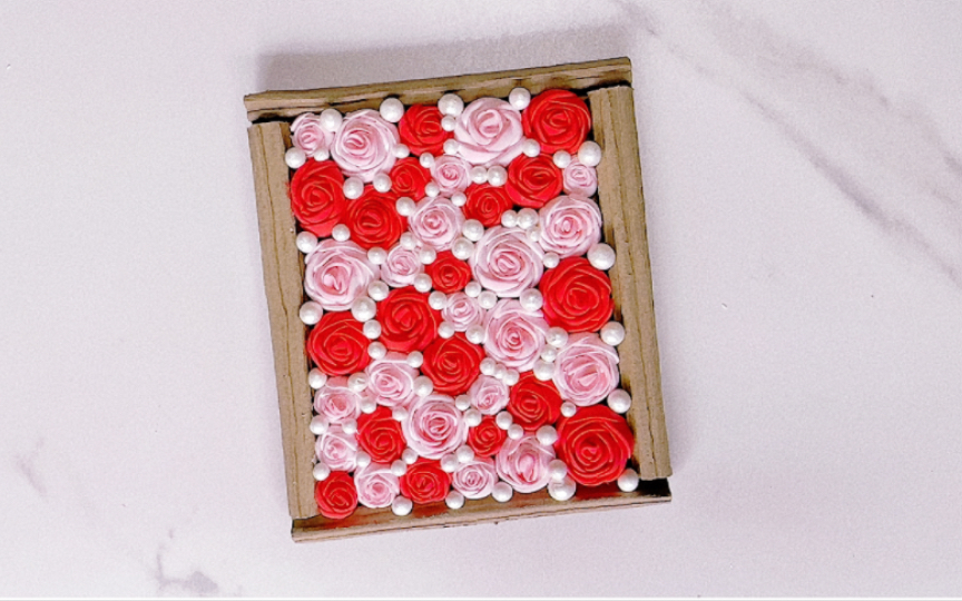 DIY|用废纸板和便宜粘土做一个美美的玫瑰相框画吧～