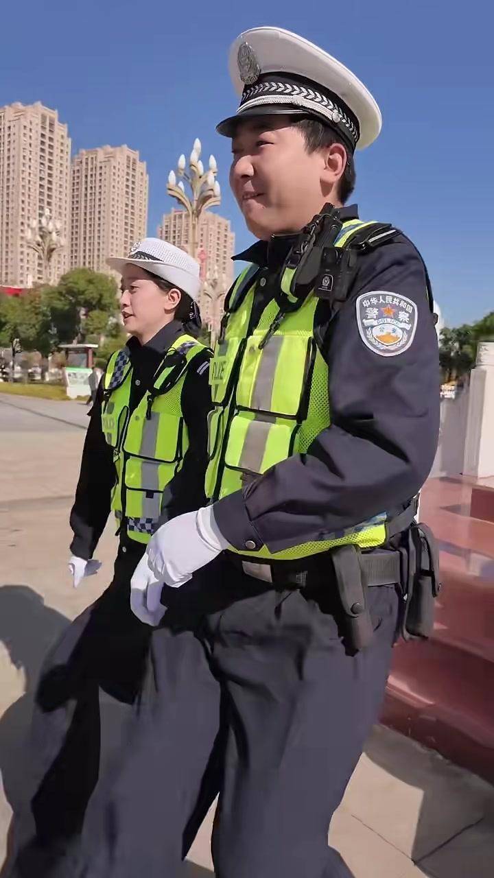 这些交通安全知识你记住了吗!(视频来源:@安宁公安)#昆明#第十四个...