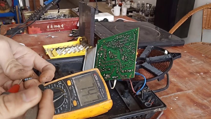 美的电磁炉滴滴响不检锅,师傅教你如何解决