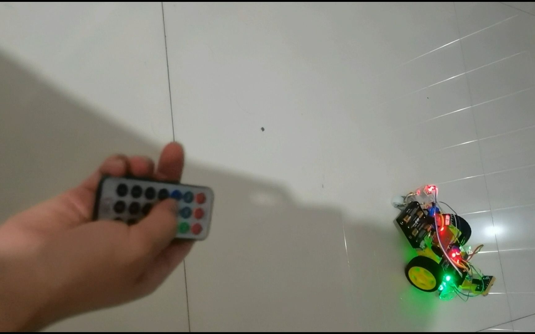 3.11 基于Arduino的红外遥控+避障小车