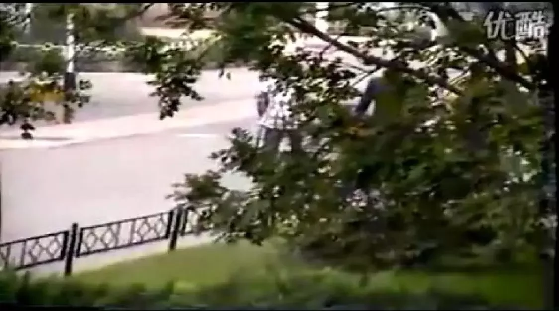 残疾人走路实在不容易啊